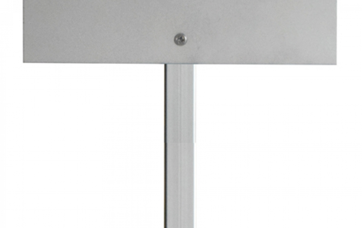 Telescopic vertical pole with mounting plate
