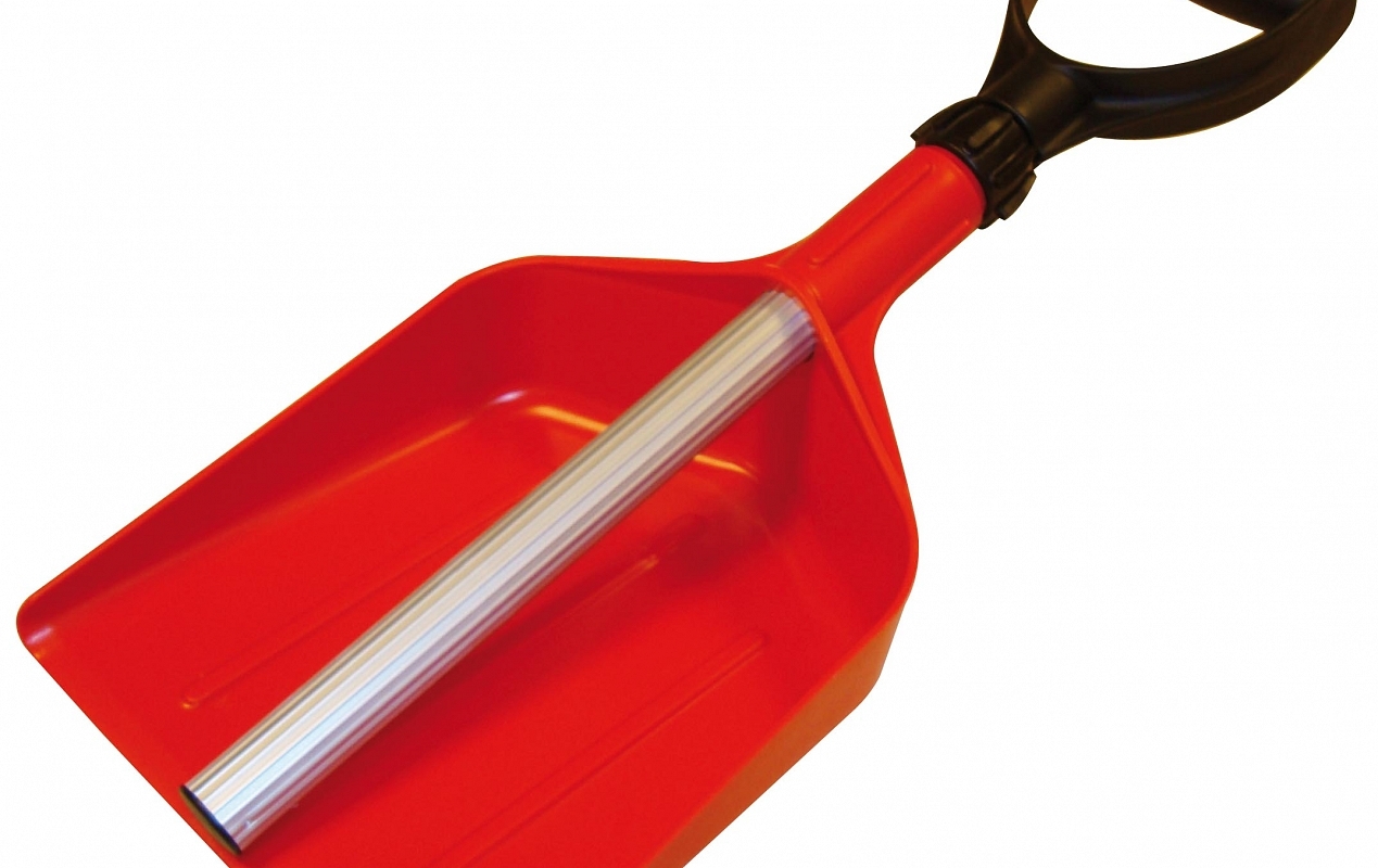 Telescopic fire shovel